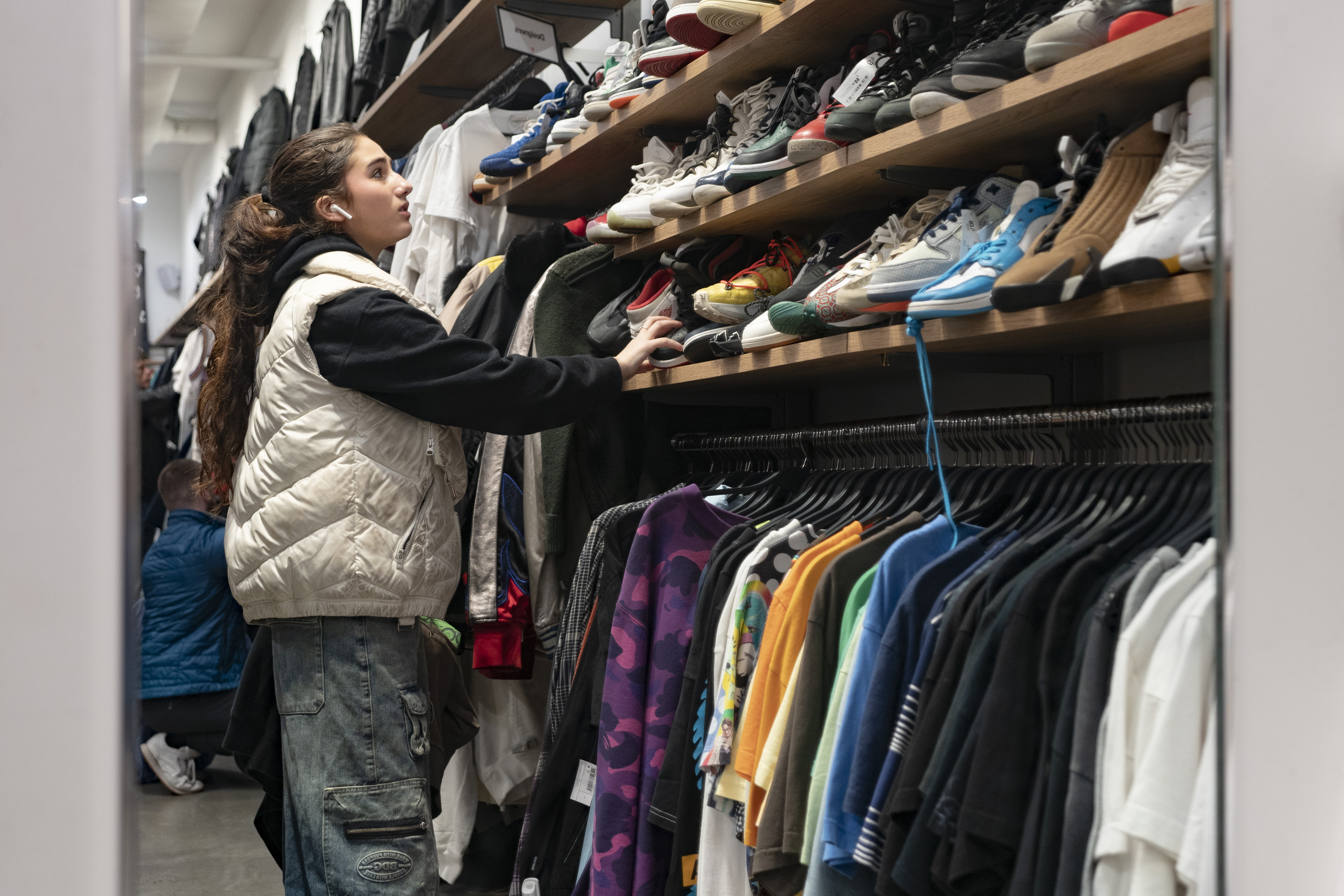 KUOW - More Seattle-area shoppers turn to Evergreen Goodwill amid ...