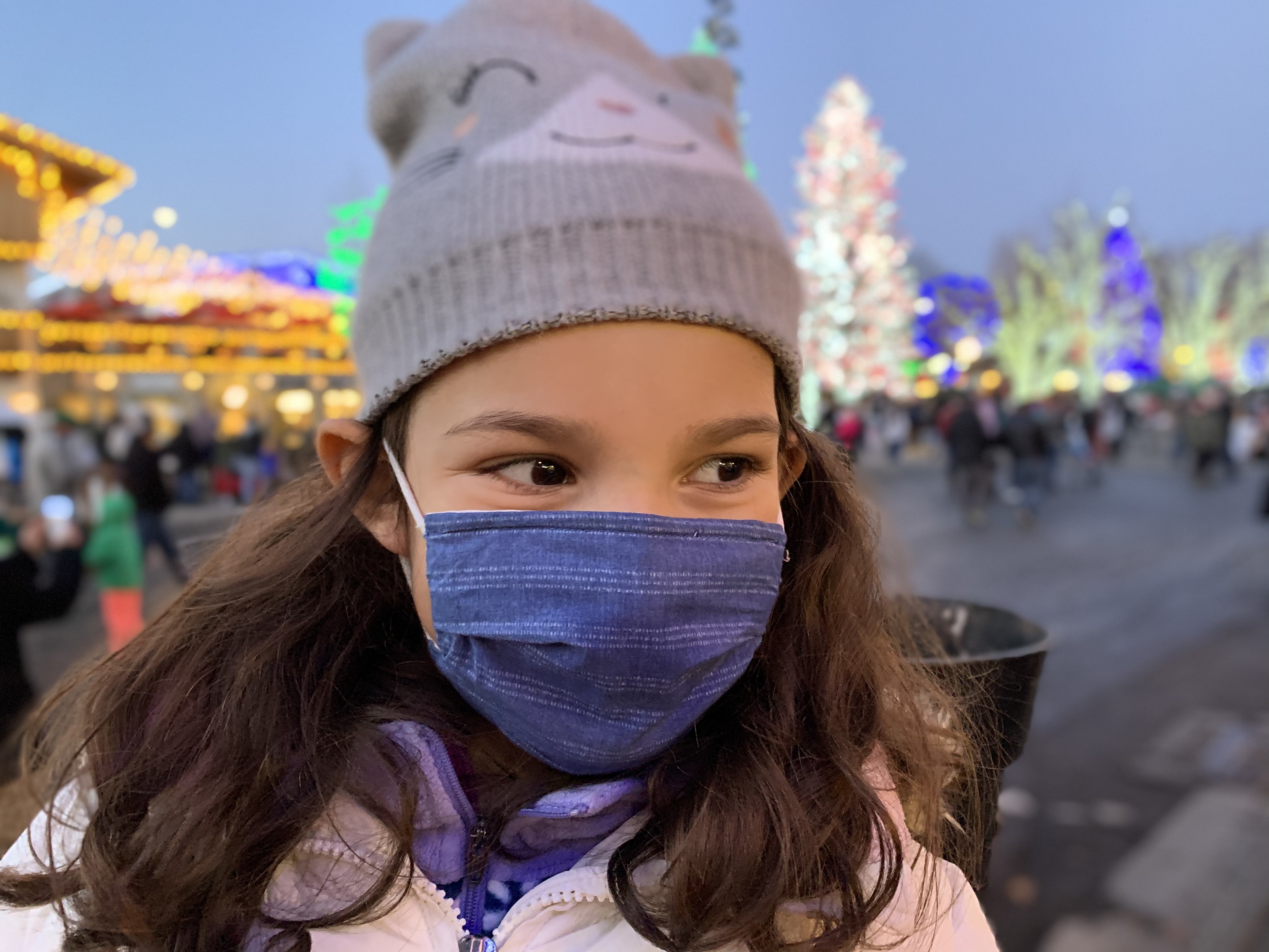 KUOW - Inslee orders mask usage at larger outdoor events