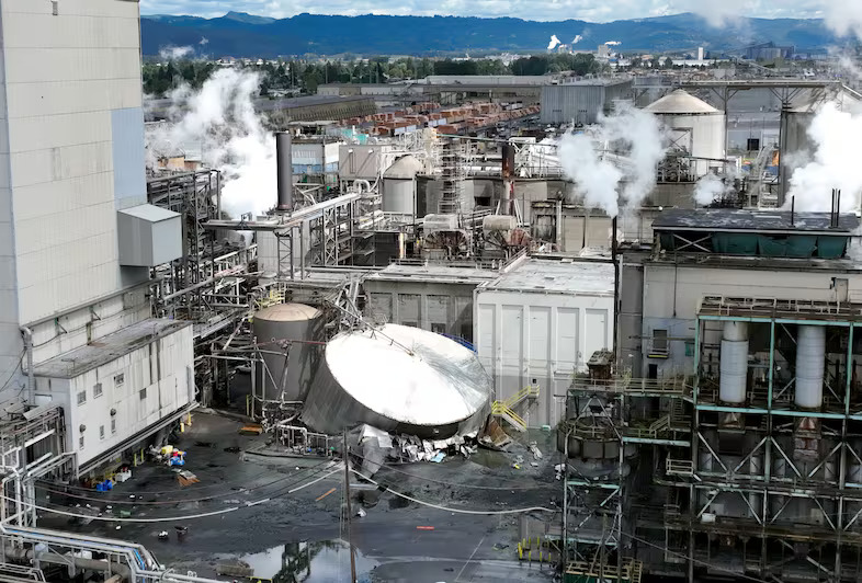 KUOW - Confirmed death toll climbs to 2 from Longview paper mill disaster