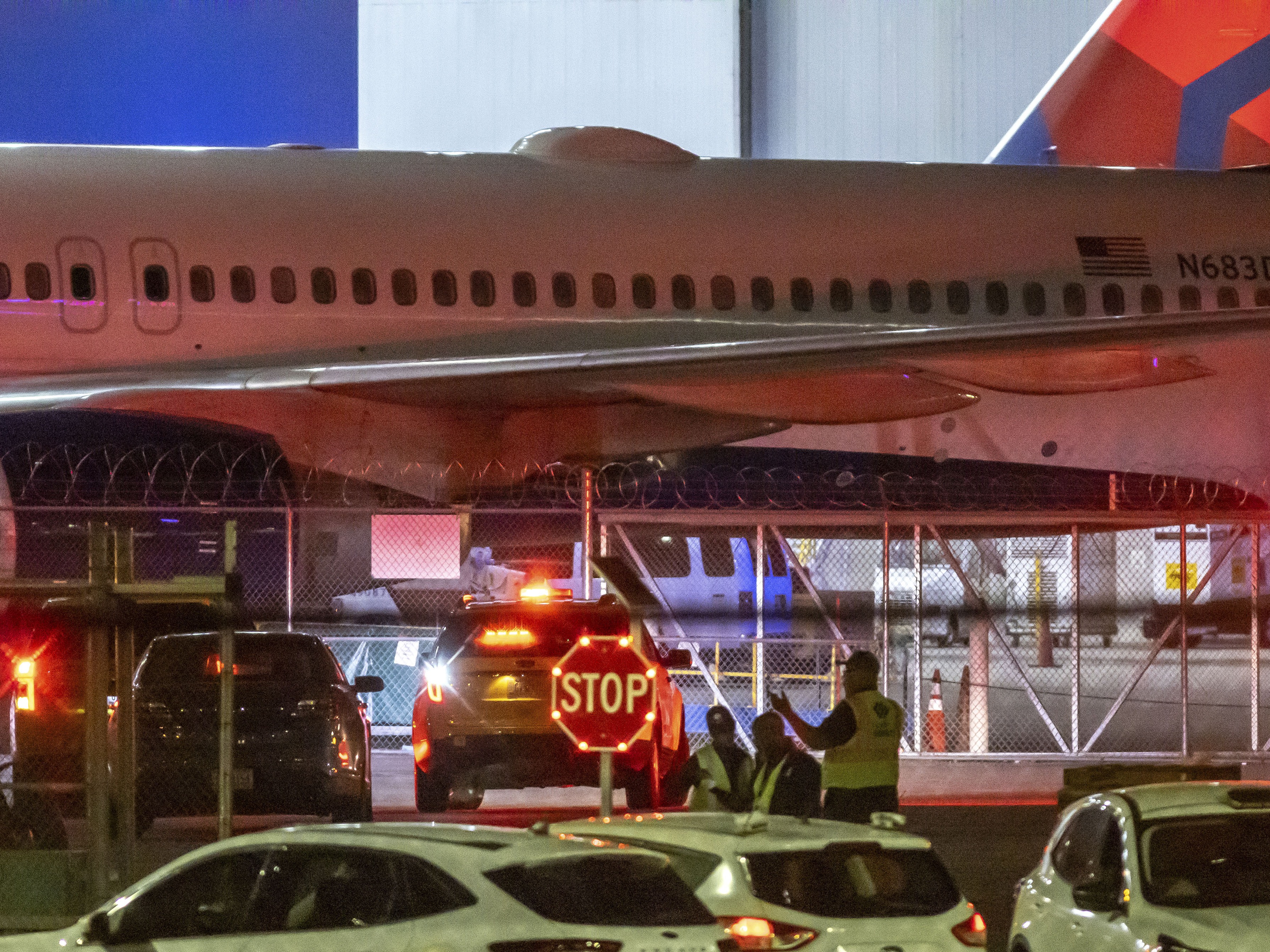 KUOW - 2 workers killed, 1 injured in tire explosion at a Delta Air ...